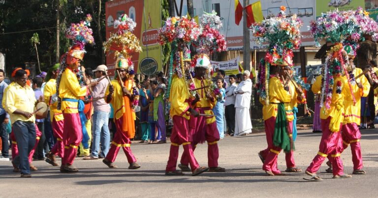 Suggi Kunitha Dance of Karnataka